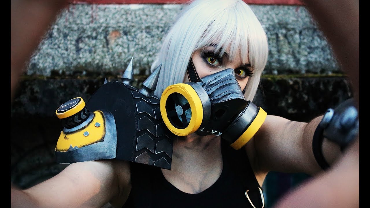HERE LITTLE PIGGY! (Roadhog Cosplay Showcase) - YouTube
