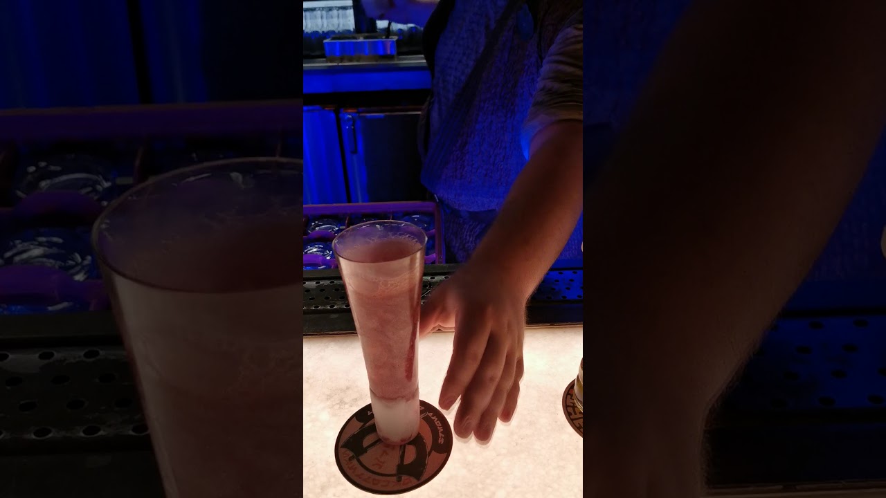 Bespin Fizz Cocktail at Ogas Cantina Bar - YouTube