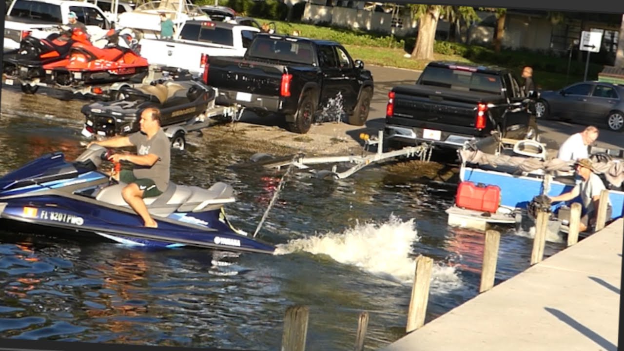Crazy Day At The Boat Ramp - Boat Broke Down - Jet Skies Invasion - YouTube