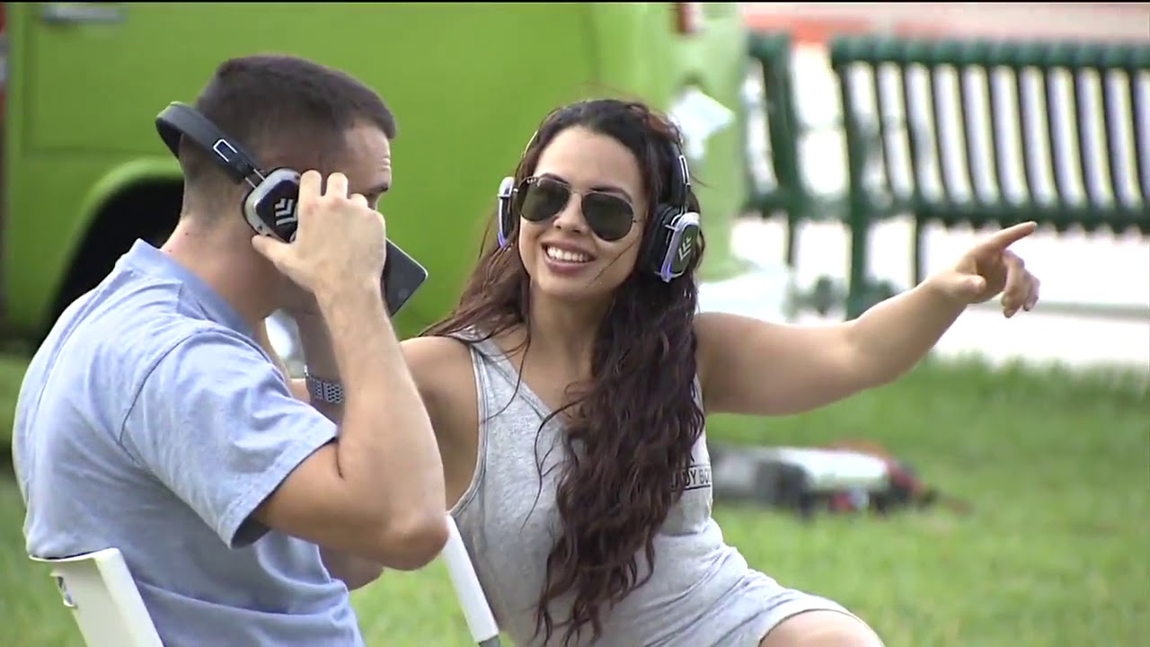 WSVN deco drive silent revolution movies in the park - YouTube