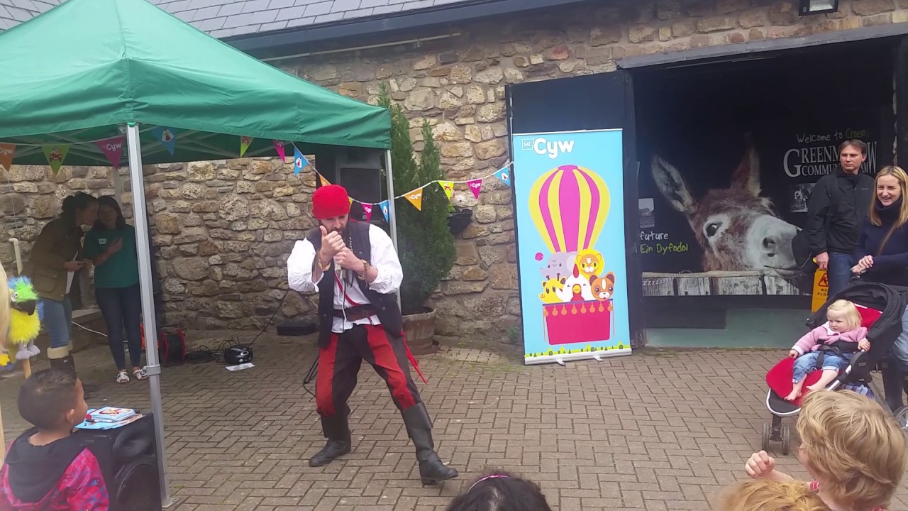 Ben Dant at the Community Farm - YouTube