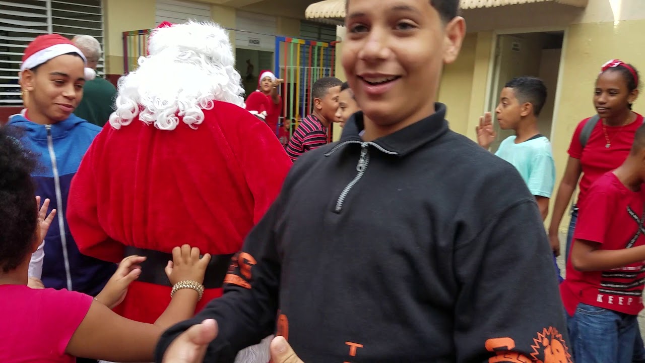 PAPÁ SANTA DANDO LA BIENVENIDA A LA NAVIDAD. COLEGIO DON LUIS DESPRADEL ...