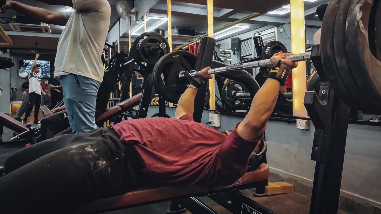 Heavy Bench press/ Road to 150kg's Bench press - YouTube