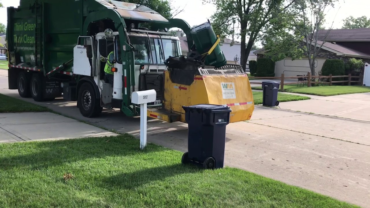 Waste Management McNeilus Contender with Curotto Can on Autocar ACX ...