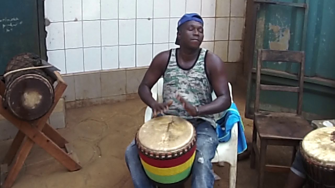 Mamadi Conde - djembekan - YouTube