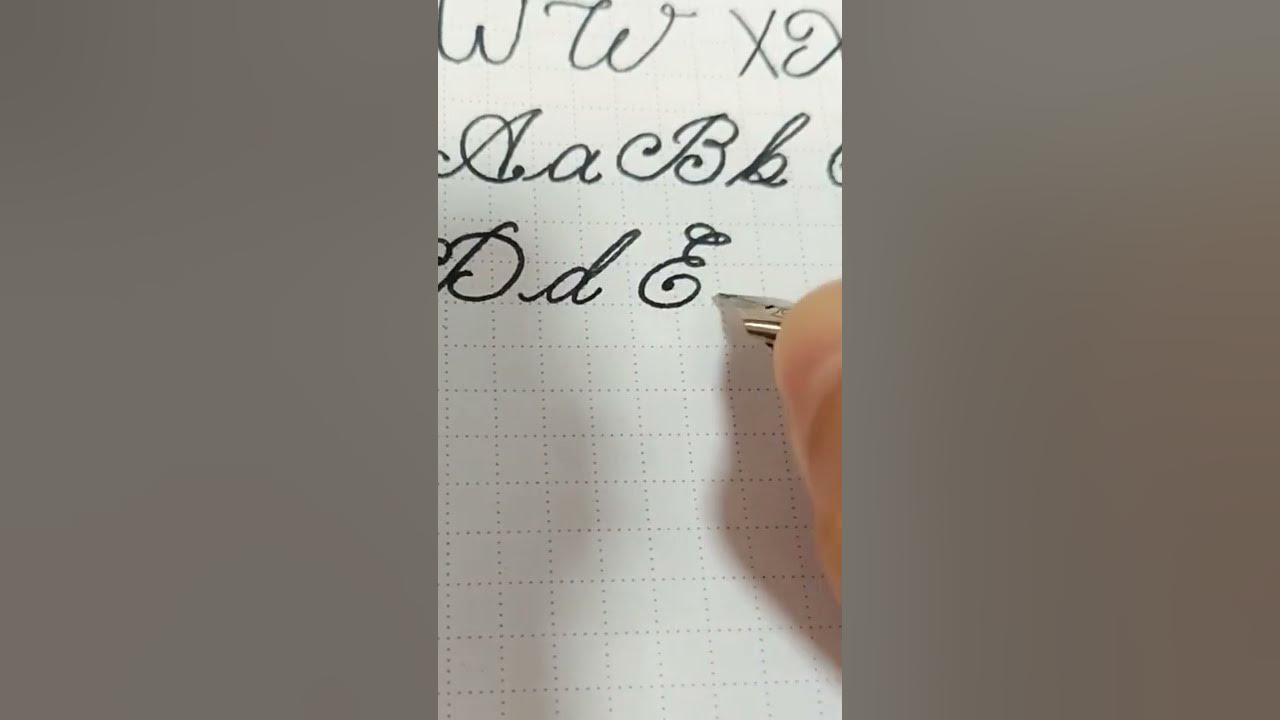 Oddly Satisfying Handwriting With Pointed Pen • SatisfatÓrio •