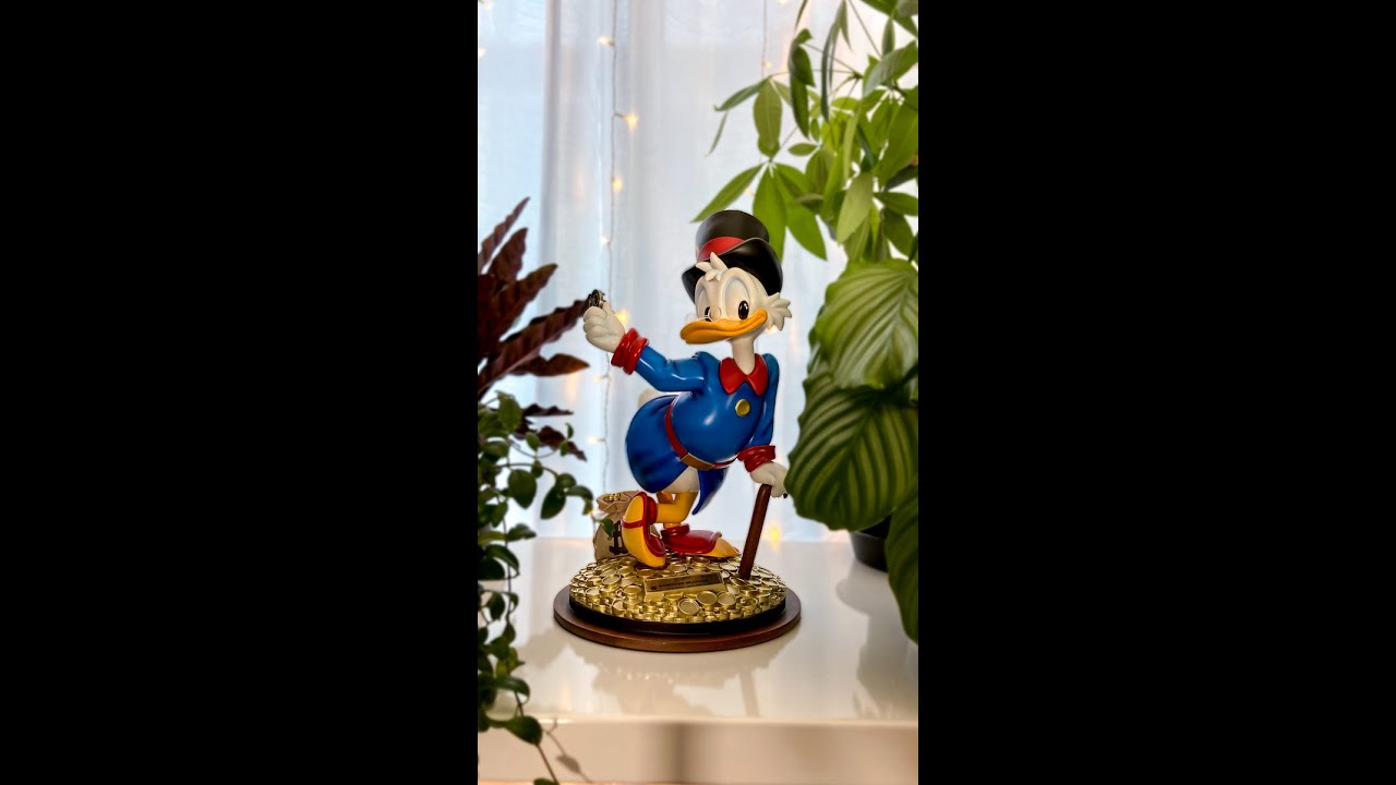 DuckTales - Scrooge McDuck Master Craft Statue - YouTube