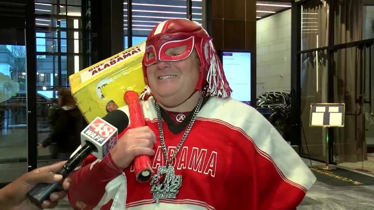 Alabama football super fan, self-proclaimed 'Nacho Alabamo' - YouTube