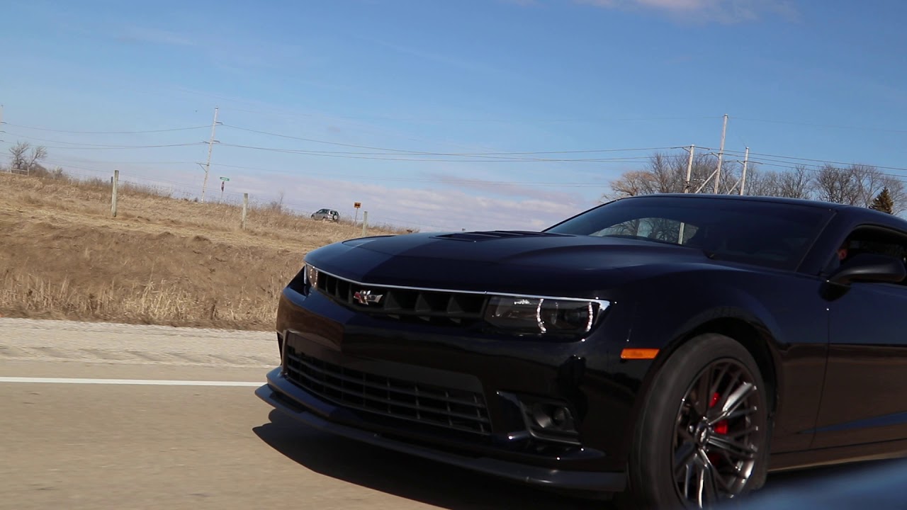 C5 z06 vs 5th gen Camaro - YouTube