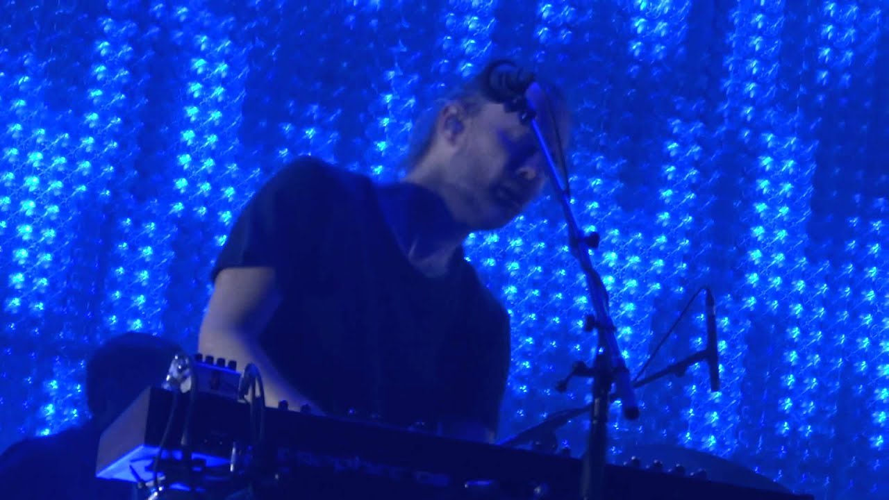Radiohead - Staircase - O2 Arena London - 08.10.12 - YouTube