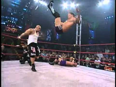 Hernandez Border toss #3 - YouTube