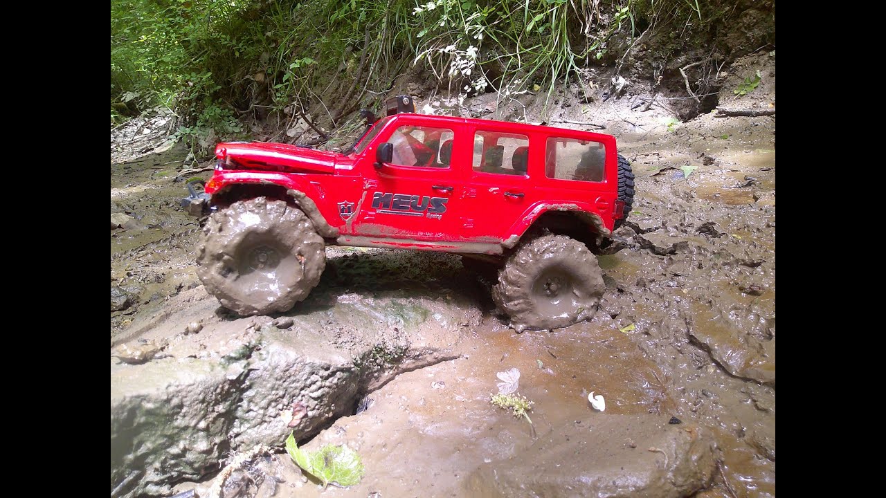 Red Queen in: The Mud Bog of DOOM! (FMS RocHobby 1:18 Fire Horse) - YouTube