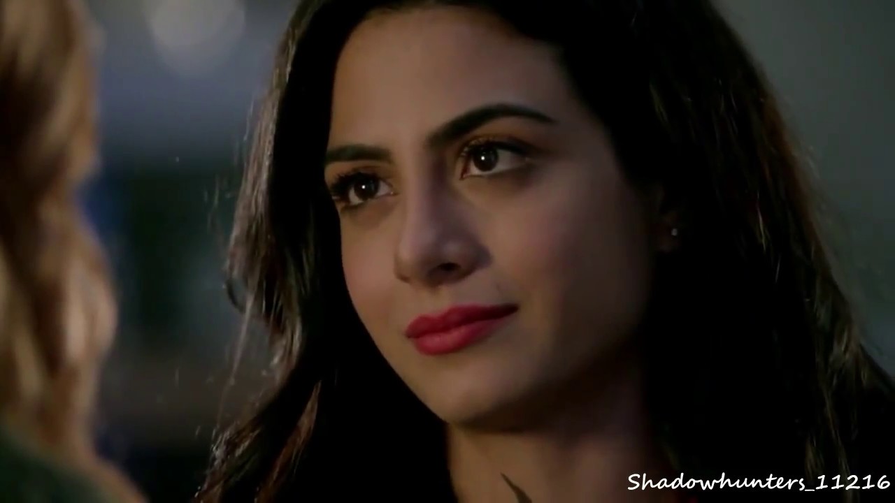 Isabelle Lightwood Elastic Heart - YouTube
