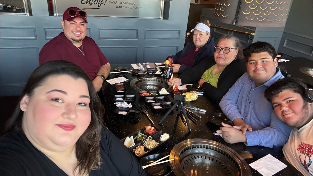 Manna KBBQ W~The Family 💕 - YouTube
