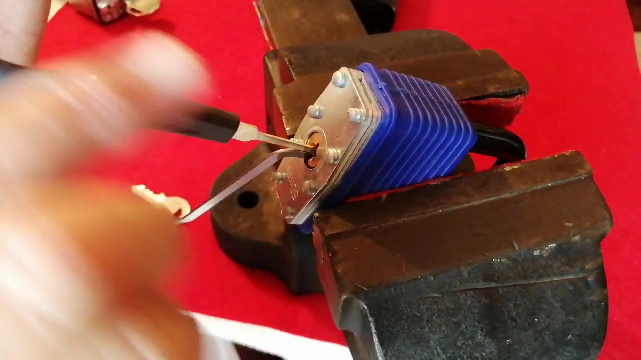 (44) Single Pin Pick a 4 pin laminated padlock - YouTube