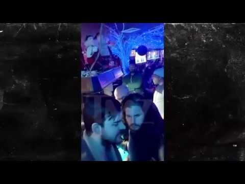 Game of Thrones Yıldızı Jon Snow Sarhoş Olup Dağıtınca Bardan Kovuldu