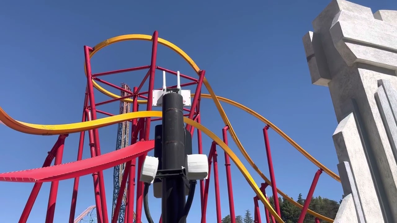 Wonder Woman: Flight of Courage Off-ride (Six Flags Magic Mountain ...