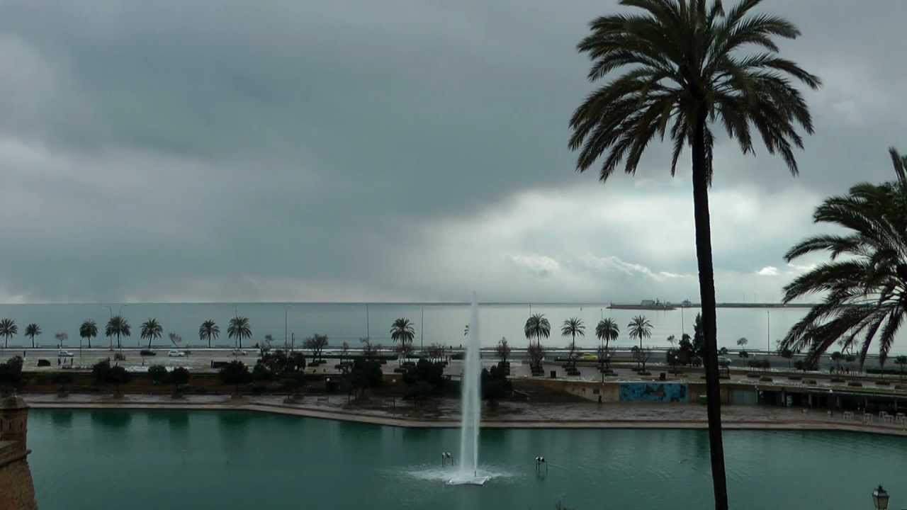 Snowfall in Palma de Mallorca (Nieve en Mallorca), Spain - YouTube