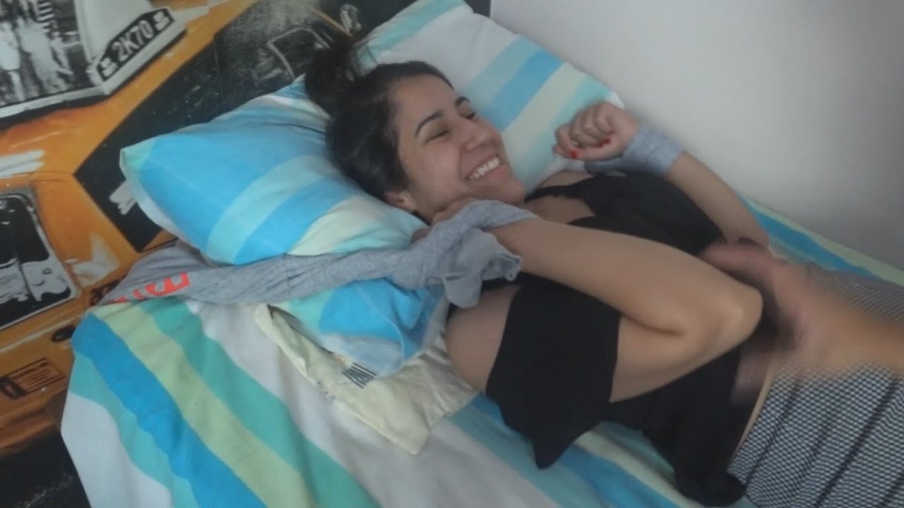 Desafio Das Cocegas Amarrado Na Cama Em X 😂 Casal Cocegas Youtube