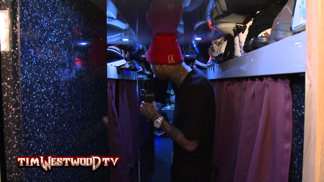 Tyga tour bus *EXCLUSIVE* behind the scenes - Westwood - YouTube