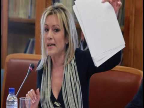 Με κουβέντες του καφενέ απάντησε ο Τορναρίτης στην Ειρήνη - YouTube