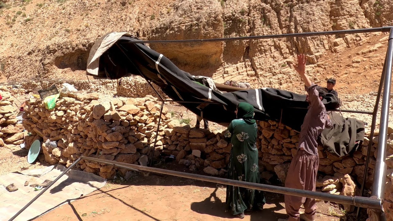 Migration of nomadic people from Sardsir to Garmsir region - YouTube