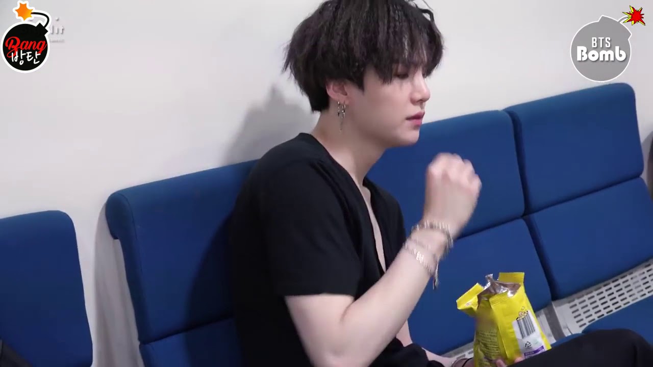 [Sub Español][BANGTAN BOMB] SUGA is eating snack - BTS (방탄소년단) - YouTube