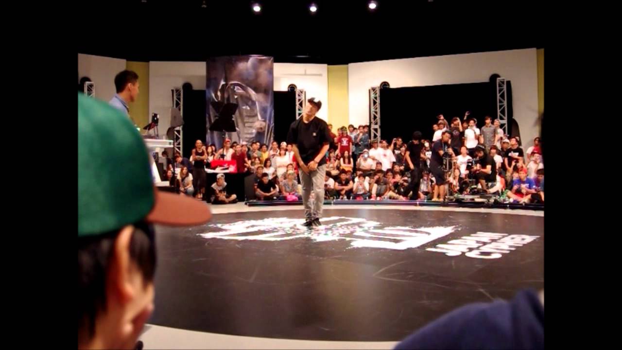 RED BULL BC ONE 2013 JAPAN FINAL bboy issei vs bboy nori - YouTube