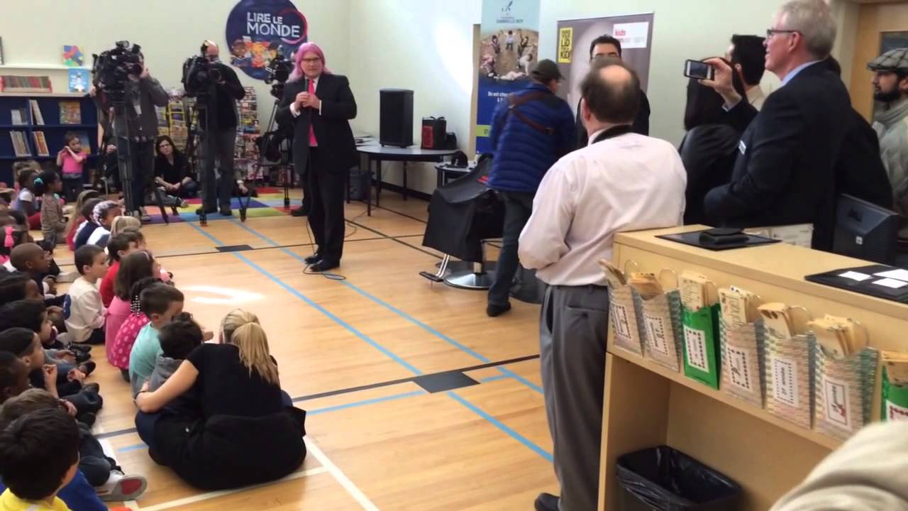 David Dorward cuts his hair for cancer - YouTube