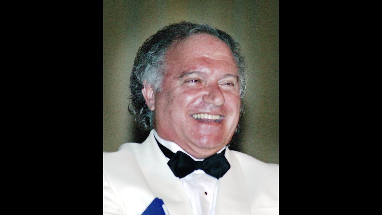 DAVID MONTEFIORE SINGS 'LES MIS' - YouTube