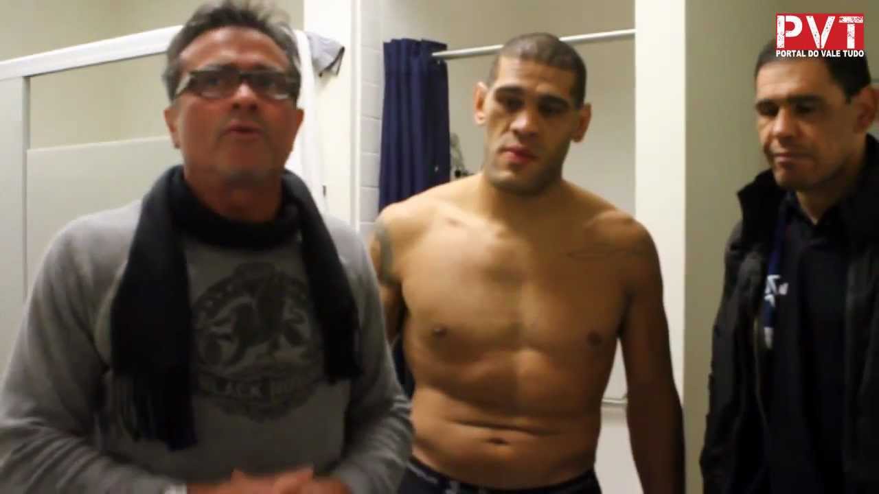 Joinha, Minotouro e Pezão nos bastidores do UFC 156 - YouTube