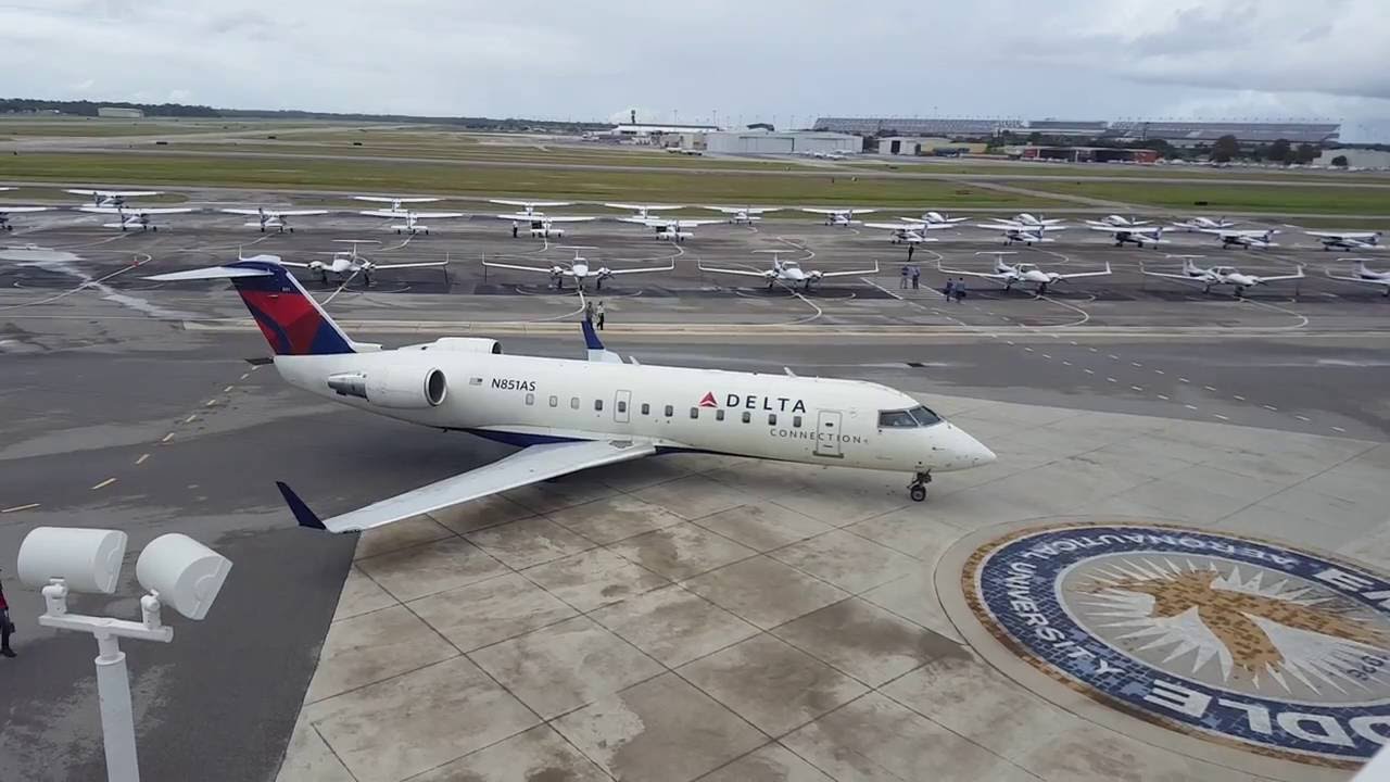 Delta Connection (Expressjet) CRJ-200 Marshalled at the Embry-Riddle ...