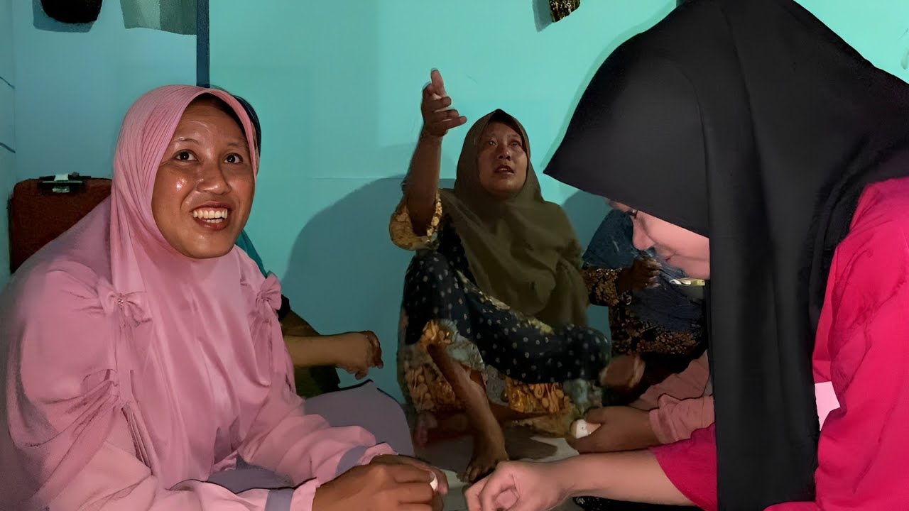 MAK E BANTU-BANTU DIRUMAH MAK DAMIS || KEDATANGAN BANYAK TAMU - YouTube