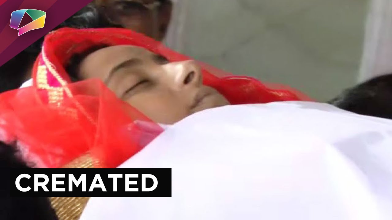 Pratyusha Banerjee cremated! - YouTube