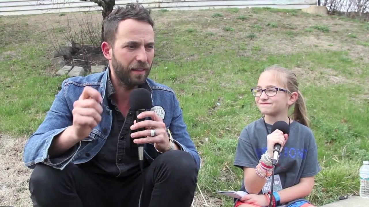 Piper interviews Josh Ostrander (Mondo Cozmo) - YouTube