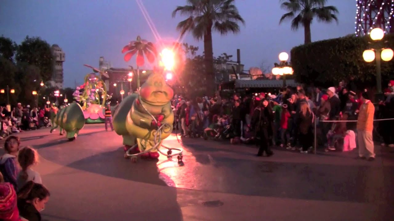 Pixar Play Parade - YouTube