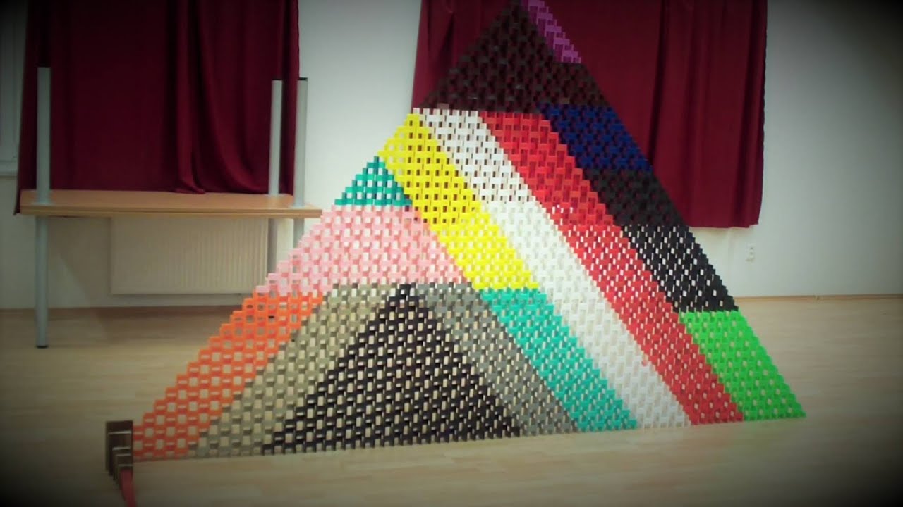 Meeting with SFDominoes CZ pt.2: 80 LAYERS 2D DOMINO PYRAMID! - YouTube