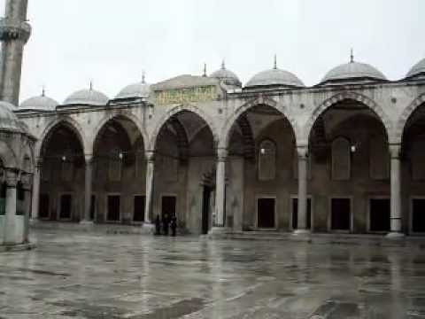 Istanbul - Sultan Ahmed Mosque: Call to prayer