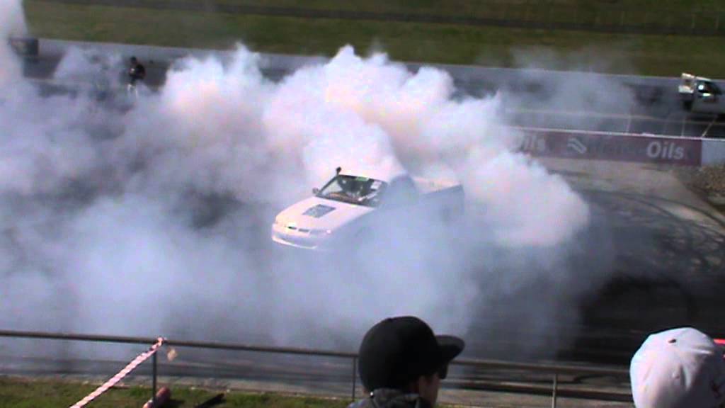 13 Lee Holden V8 VR Commodore Ute Burnout At BRASHER NATS WSID 9 6 2013 ...