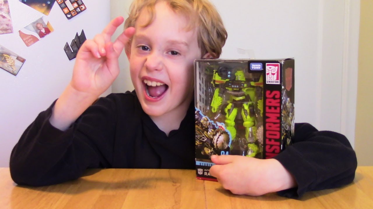 Studio Series 04 ROTF Ratchet Deluxe Class Unboxing & Review - YouTube