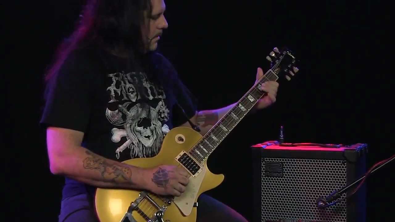 Roland CUBE-XL Mike Scaccia Demo - YouTube