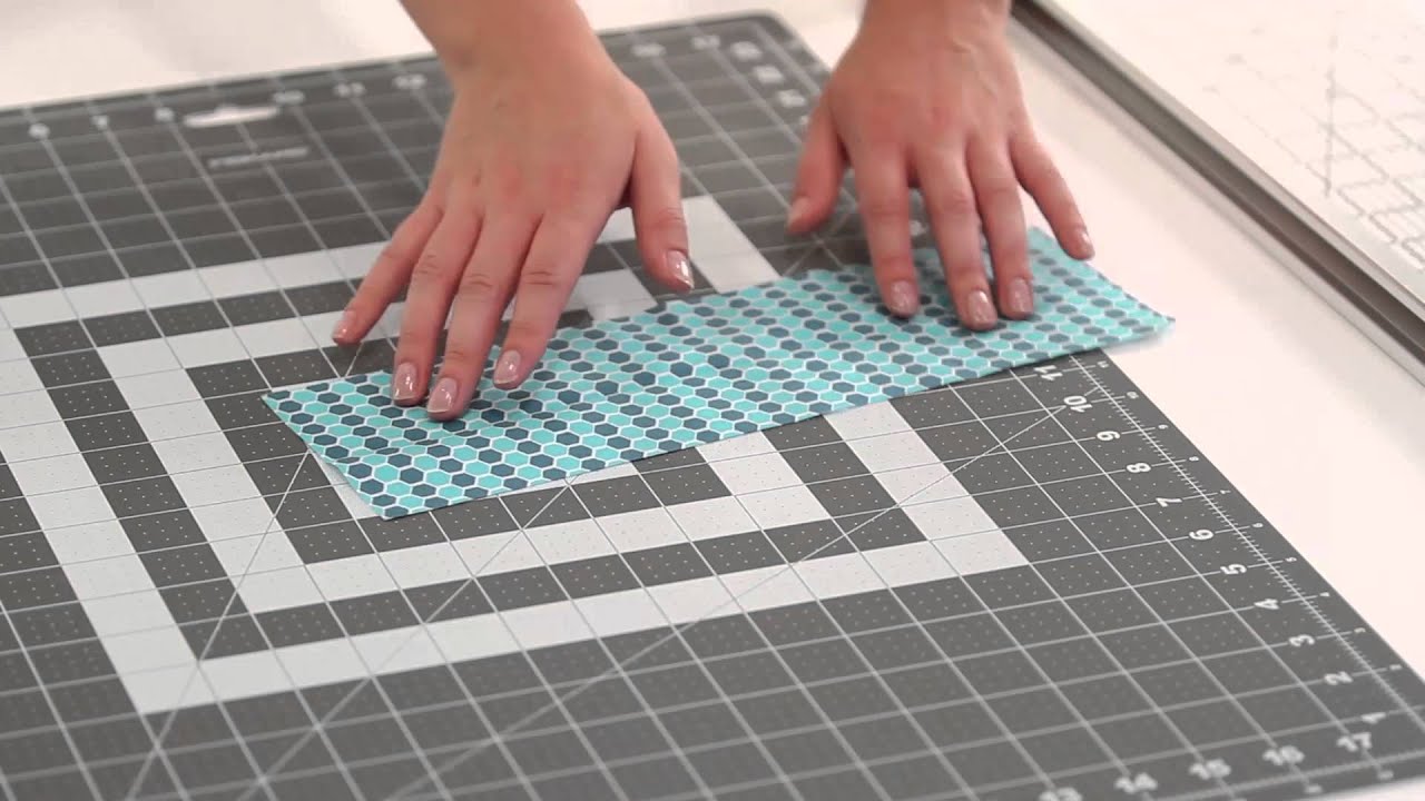 Fiskars Combo Rotary Cutter and ruler FR - YouTube