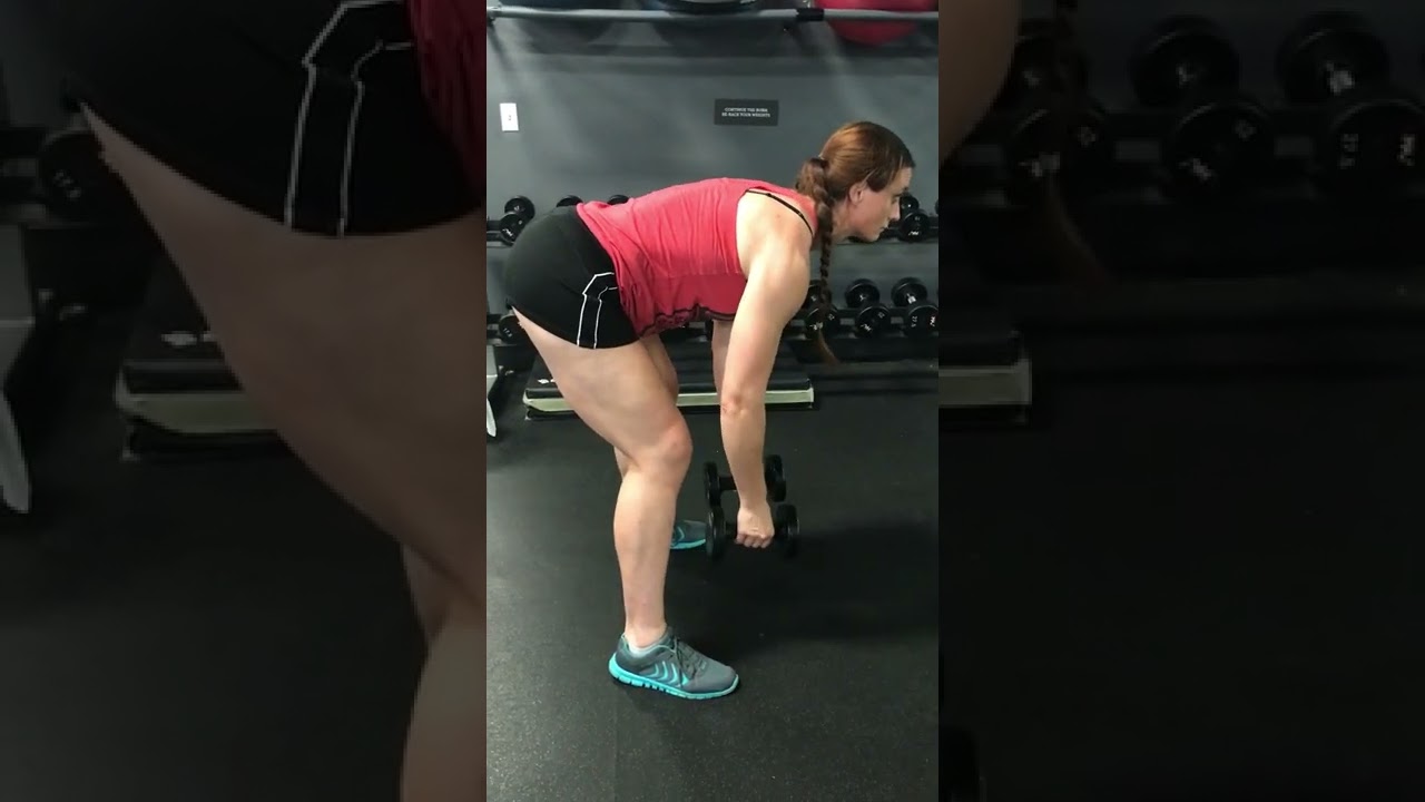 The sexxxy Amazon demonstrates how she works those nice Delts she has ...