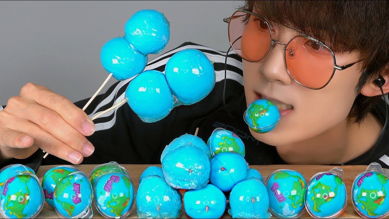 ASMR Candied Earth Jelly 지구젤리 탕후루 먹방 MUKBANG Trolli Planet Gummi ...