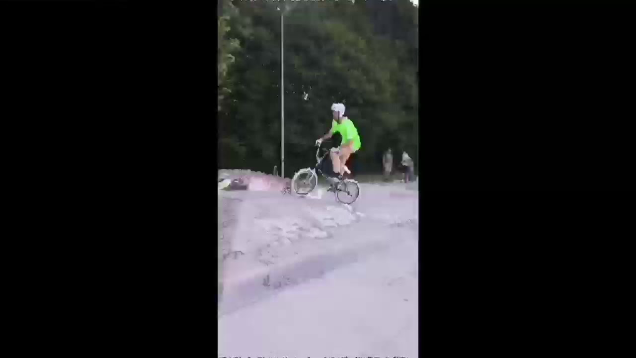 Gianmarco Moschin, kirysun Bikes skate park Piove di Sacco - YouTube