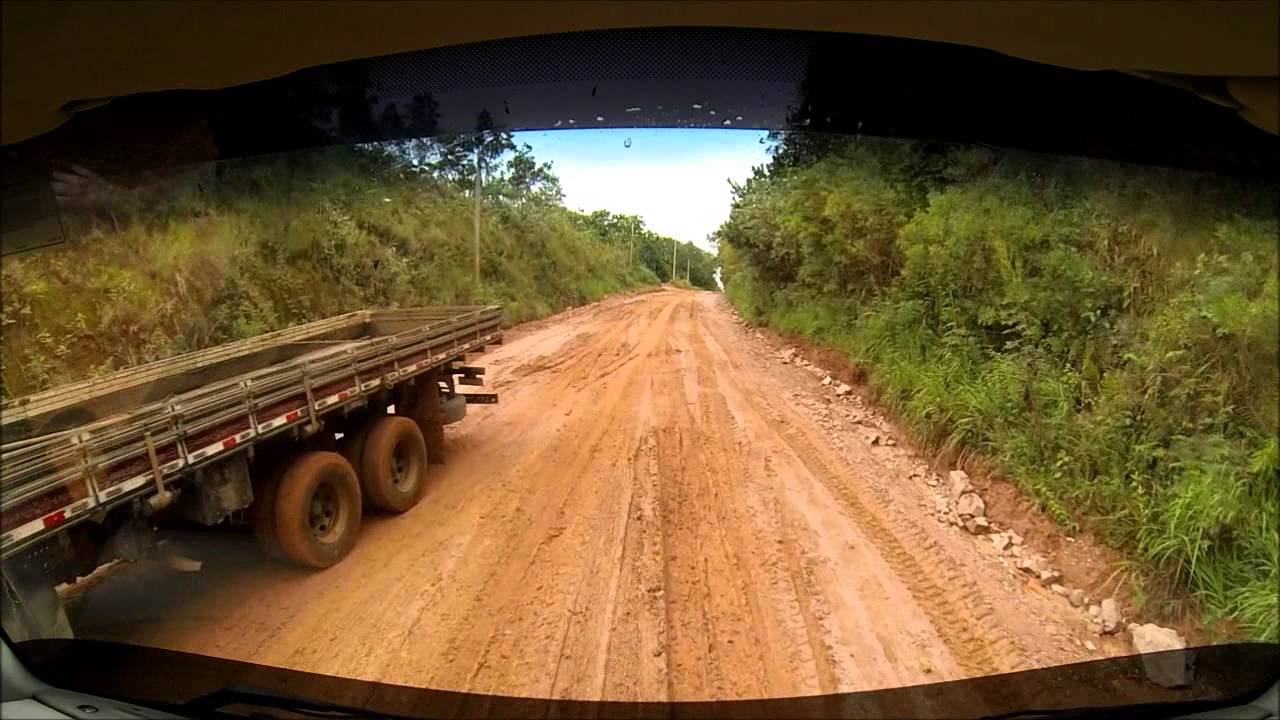 Volvo VM 6X2 na lama - YouTube