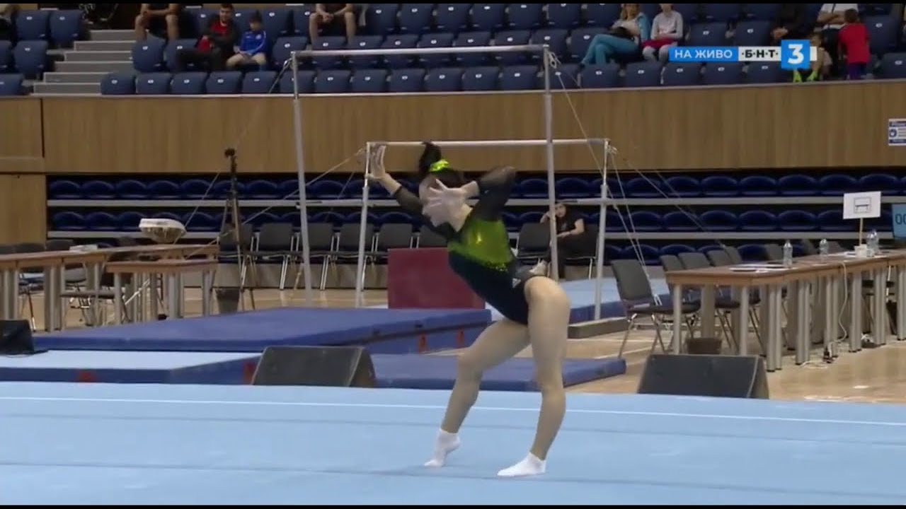 Greta Mayer 🥈 Floor EF 🥈 2022 Varna World Challenge Cup - YouTube