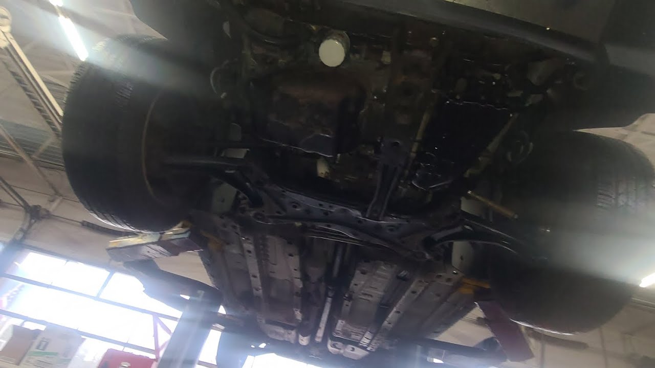 Motor mounts replacement (c300 2008-2011 w204) - YouTube