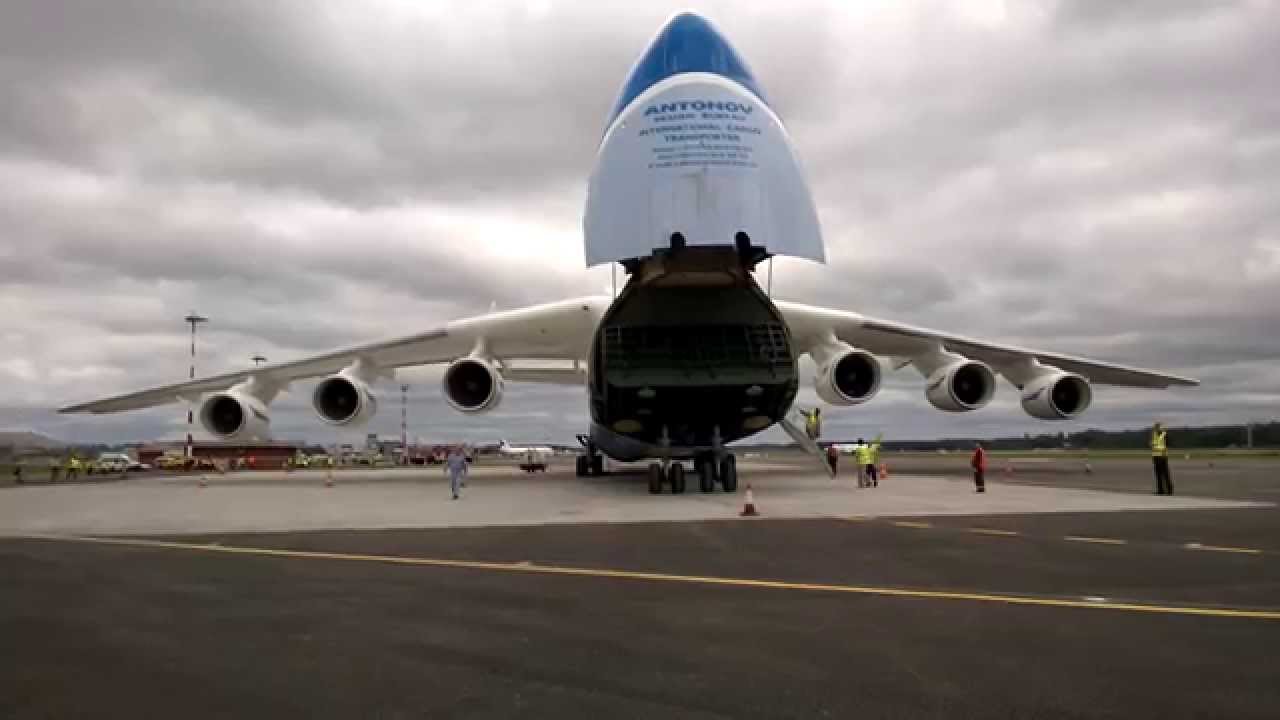 AN225 At RIX airport 6: Opening of the nose and extruding ramp - YouTube