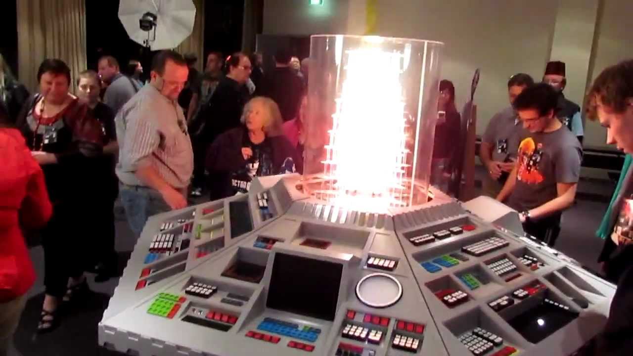Tardis replica console. - YouTube